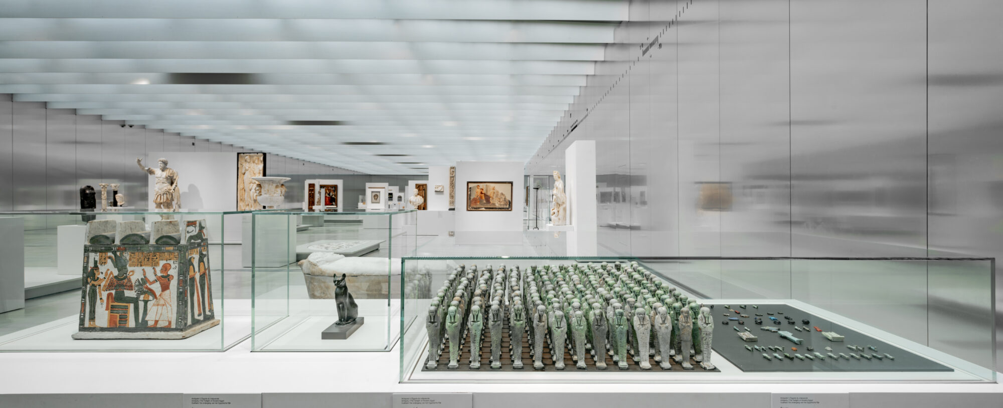 Louvre Lens - Projects - Goppion
