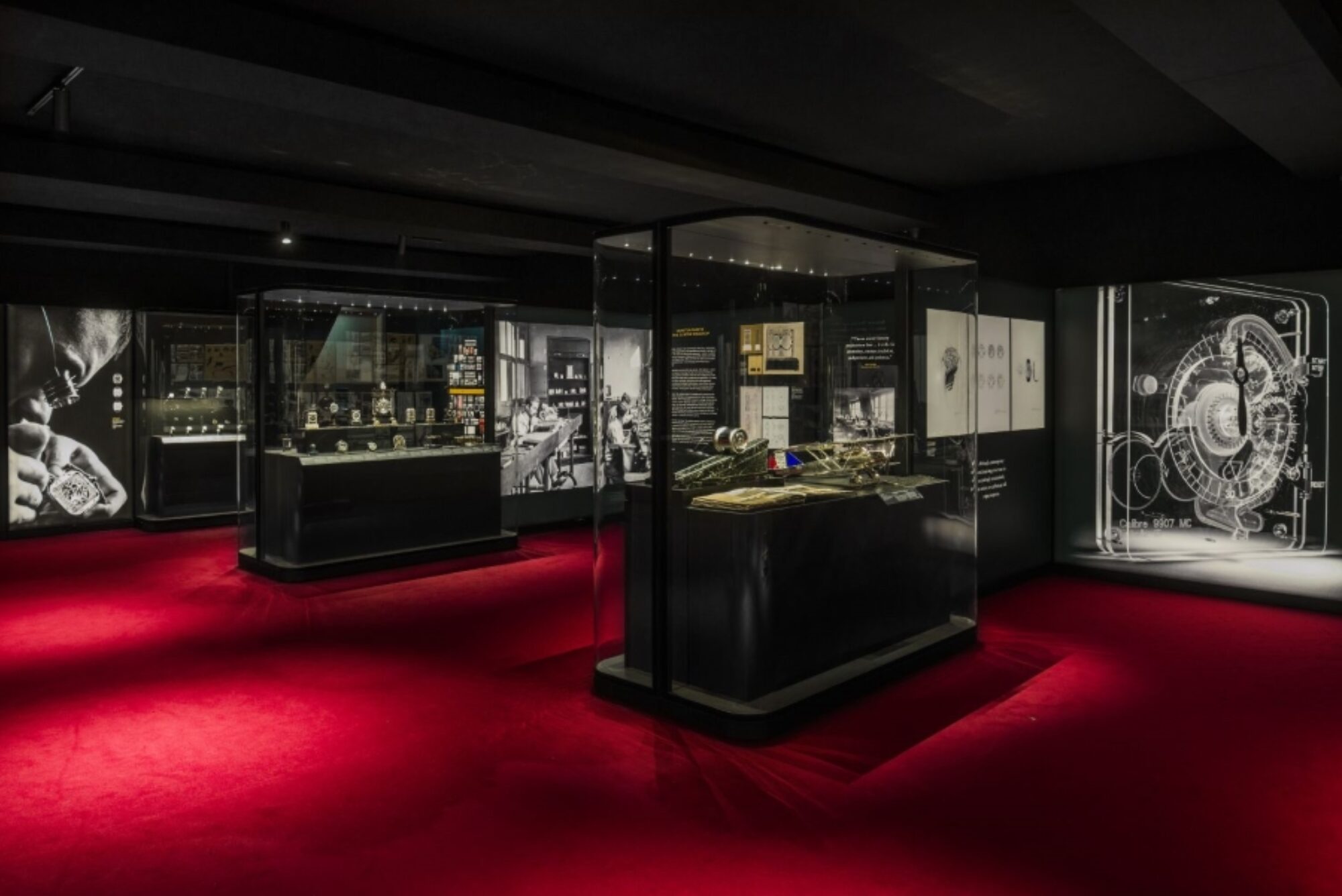 The Design Museum – Cartier in motion - Projects - Goppion