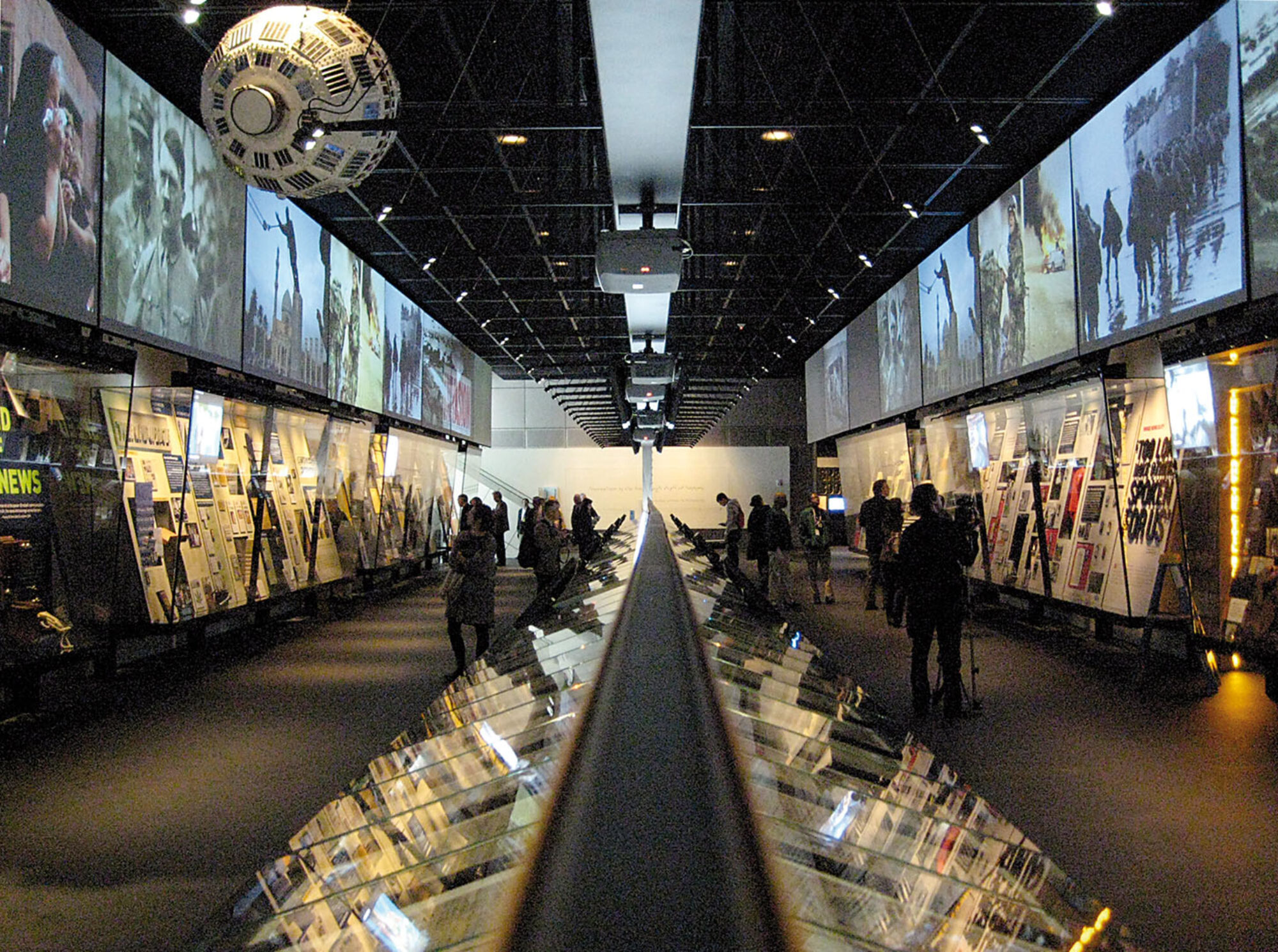 Newseum - Projects - Goppion