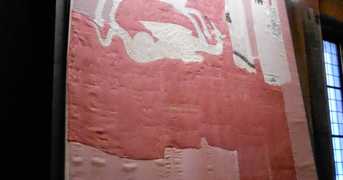 A new display case for the Saint George banner - The Goppion Journal ...