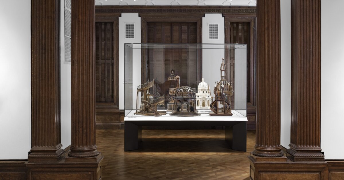 B-Class - Display Cases - Goppion