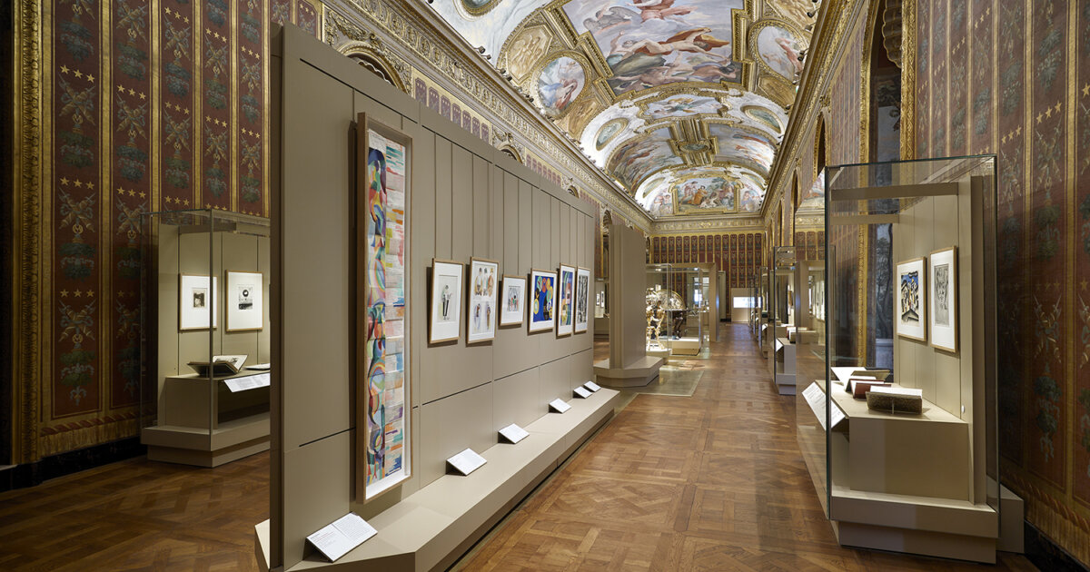 Walls, partitions, headers - Fit-out - Goppion