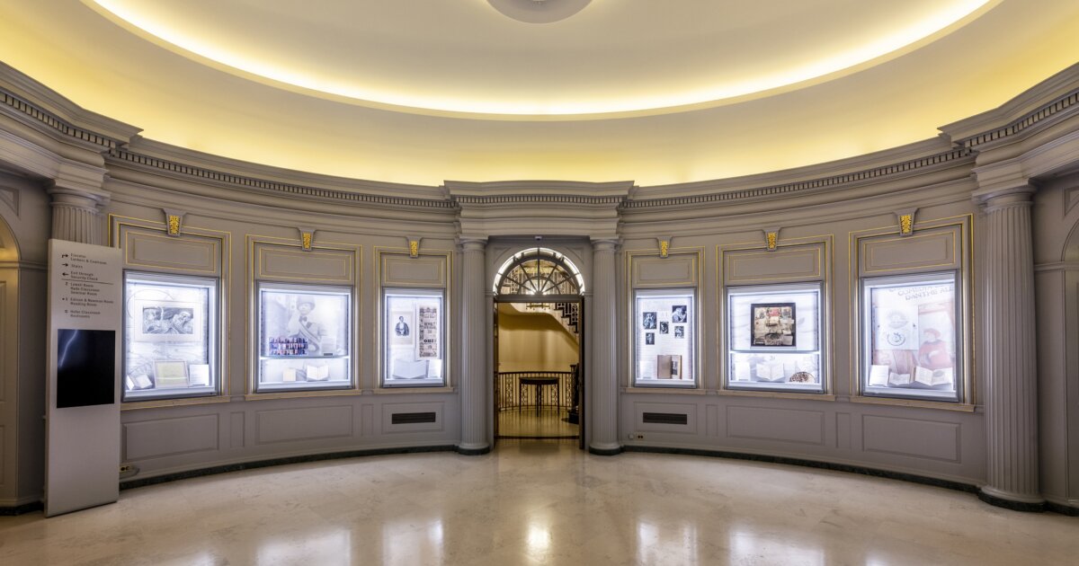 Harvard Library – Houghton Library Lobby Gallery - Projects - Goppion