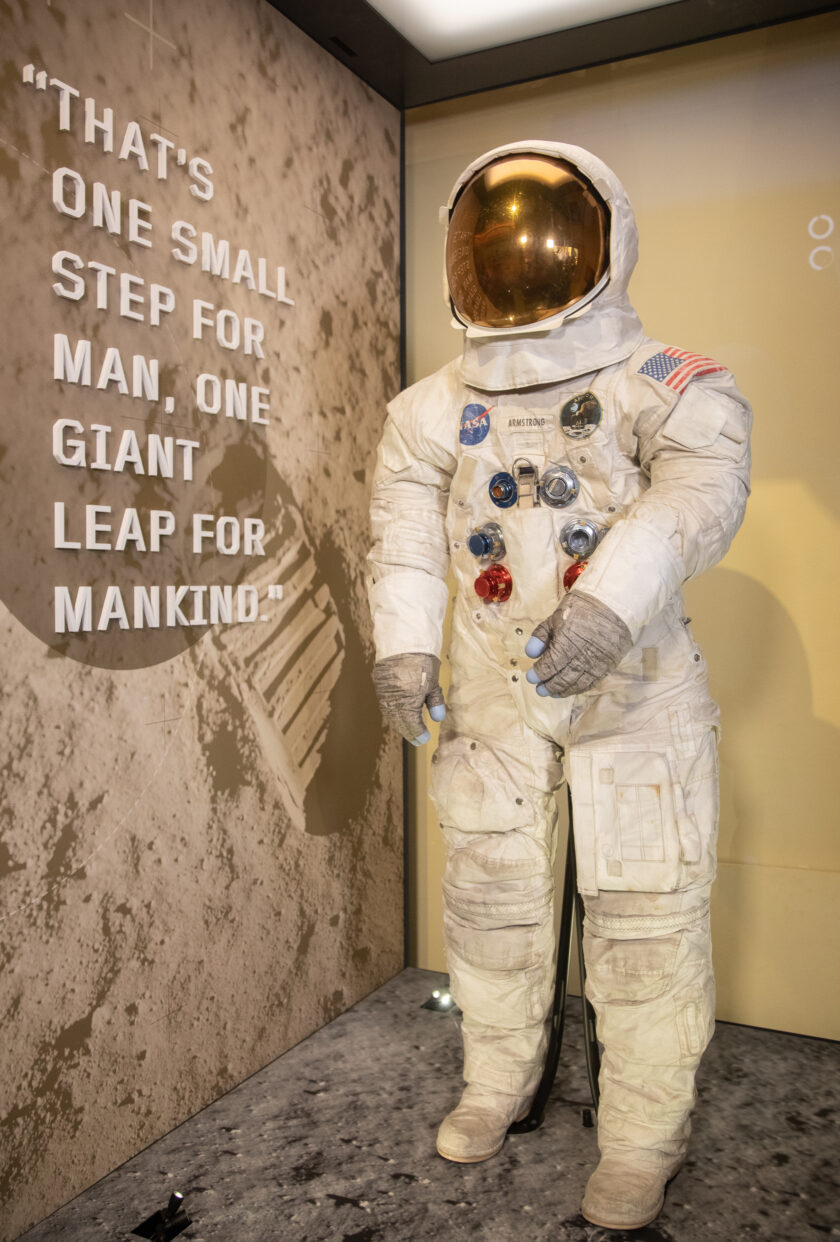 Neil Armstrong’s spacesuit – The National Air and Space Museum ...