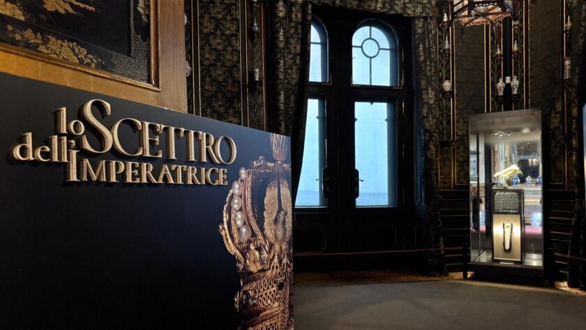 Empress Carlotte's Scepter on display in a Goppion Case - The Goppion Journal - Goppion