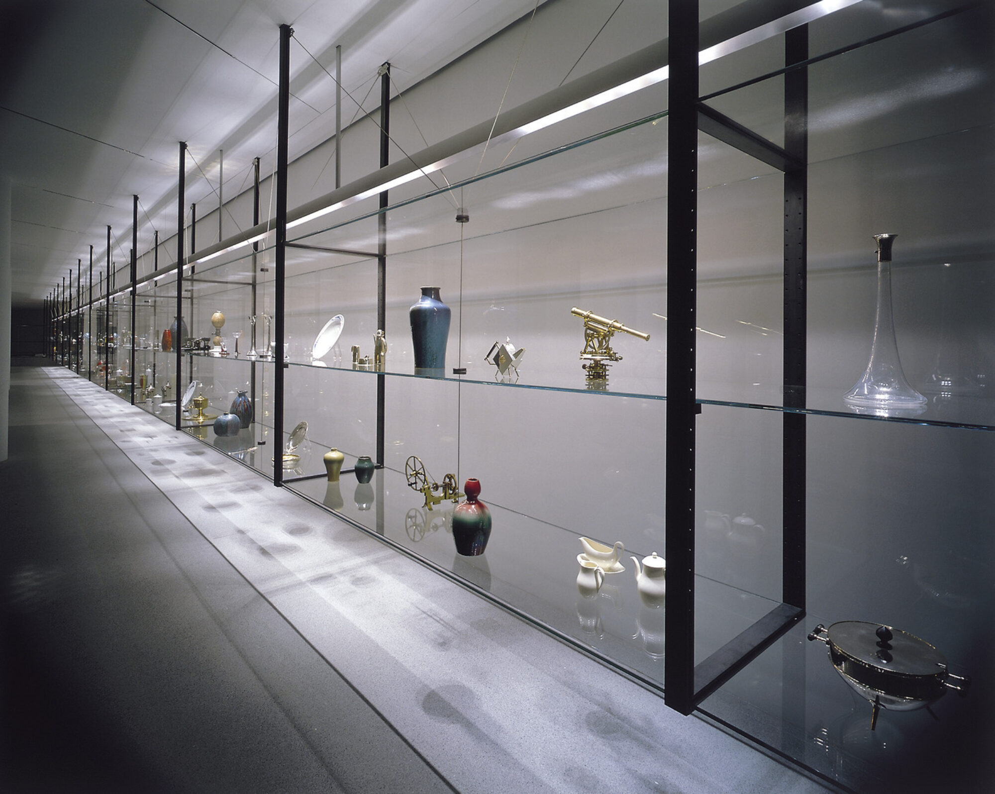 Museum Display Case Design - Goppion