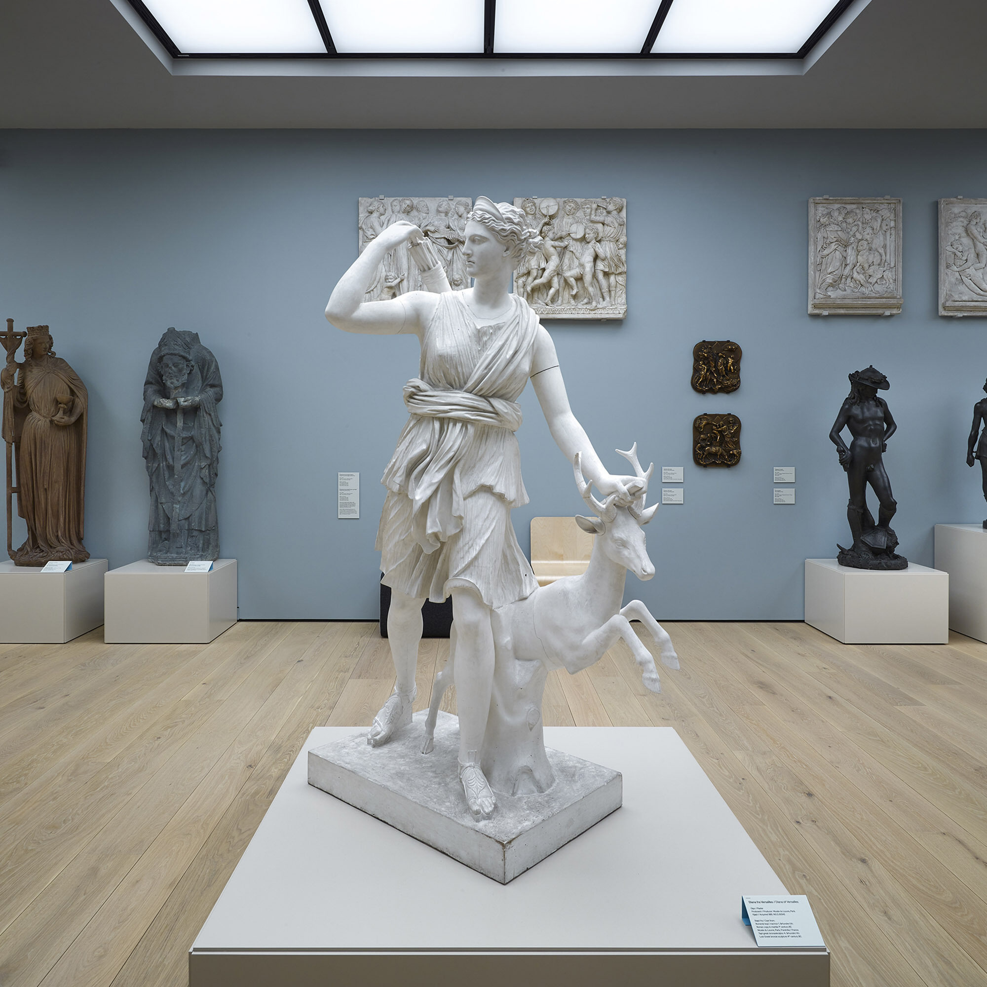 Museum Display Case Design - Goppion