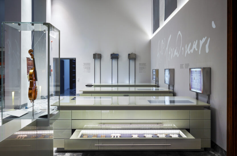 D-Class - Display Cases - Goppion