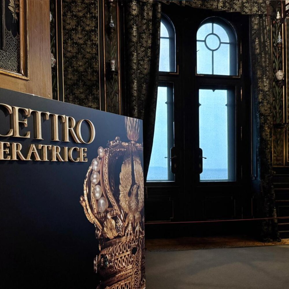 Empress Carlotte's Scepter on display in a Goppion Case - The Goppion Journal - Goppion