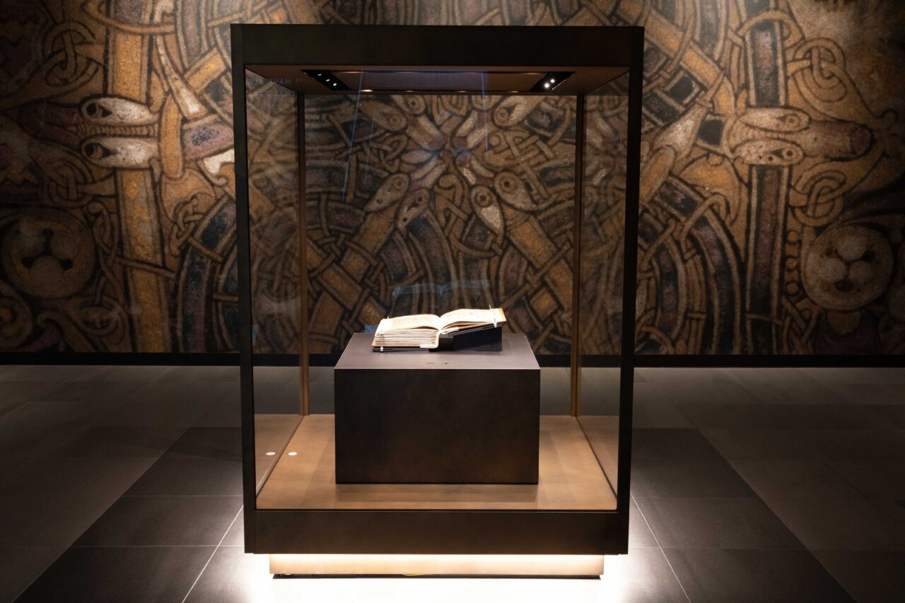 Trinity College Old Library – Book of Kells - Projects - Goppion